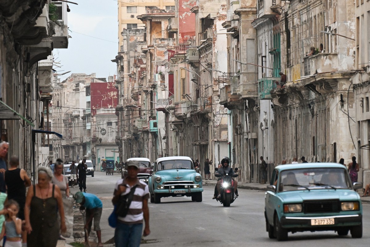 Cuba entra en fase de emergencia: Gobierno reduce jornada laboral y ...